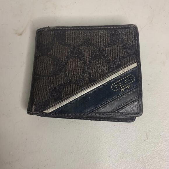 Coach | Bags | Coach Signature Wallet Classic Luxury Mens Accessory ...